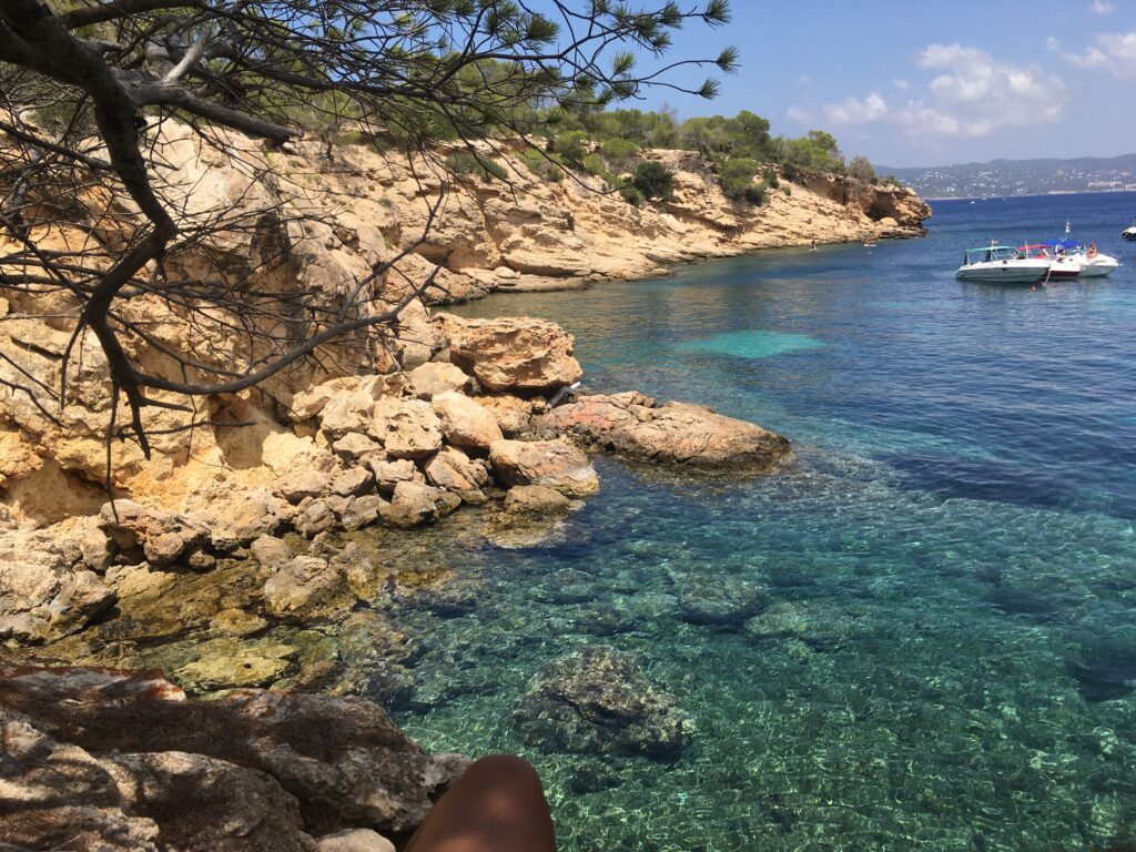 Calas escondidas de Ibiza: 7 joyas poco conocidas que puedes descubrir ...